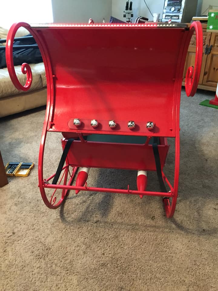 Santa brings in a new Children’s mini sleigh – https://santabiker.com