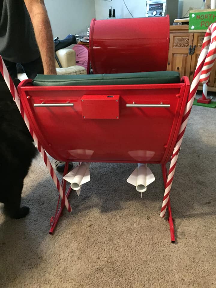 Santa brings in a new Children’s mini sleigh – http://santabiker.com